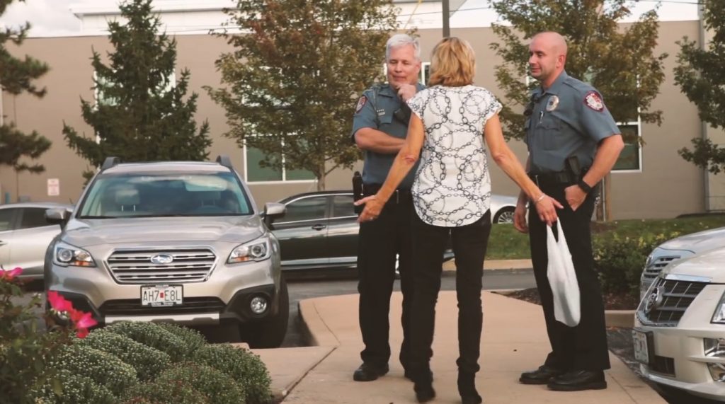 This Waitress Who Worked For 12 Years Fell Into The Hands Of The Police ...